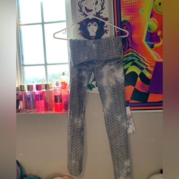 Pants & Jumpsuits | Circle Pattern Yoga Pants 2 | Poshmark